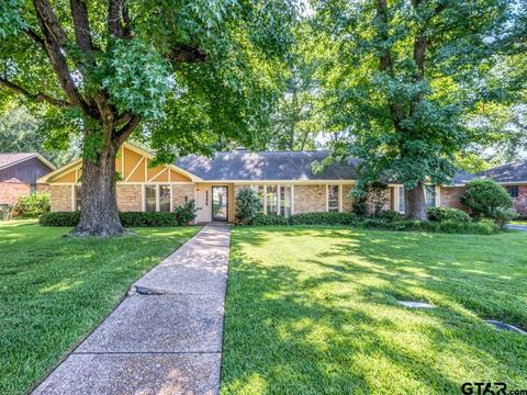 4806 Chad Dr, Tyler, TX 75703 | 27 Photos | MLS #10154784 - Movoto