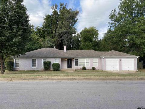 1905 Sneed, Tyler, TX 75701 | 29 Photos | MLS #10157471 - Movoto