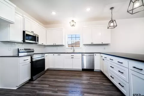 305 Stevens St, Gilmer, TX 75645 | 32 Photos - Movoto