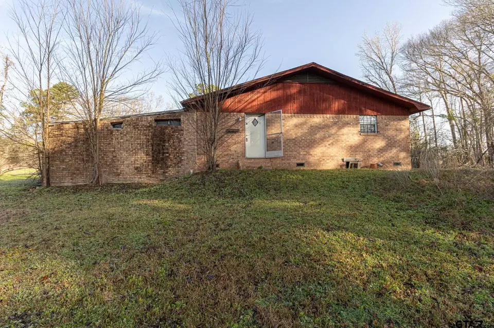 16718 County Road 26, Tyler, TX 75707 | MLS# 25004235 | 6 Photos - Movoto
