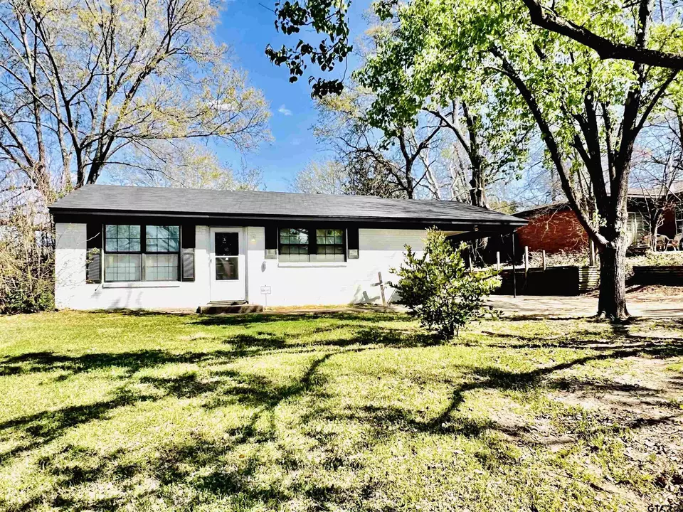 1919 Bradshaw, Tyler, TX 75702 | MLS# 25004292 | 2 Photos - Movoto