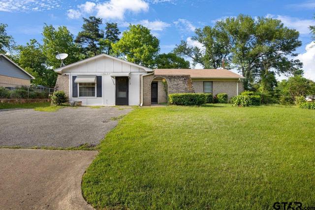 206 E Mims, Tyler, TX 75702 | MLS# 25006360 | 16 Photos - Movoto