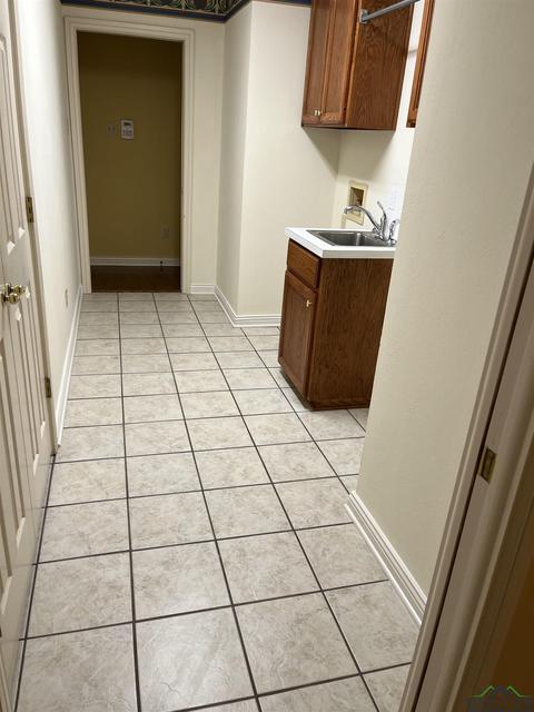 208 Village Green Dr, Longview, TX 75605 - Movoto