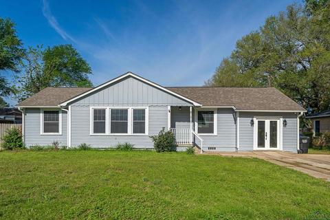911 Cole Dr, Longview, TX 75602 | 31 Photos | MLS #20231732 - Movoto
