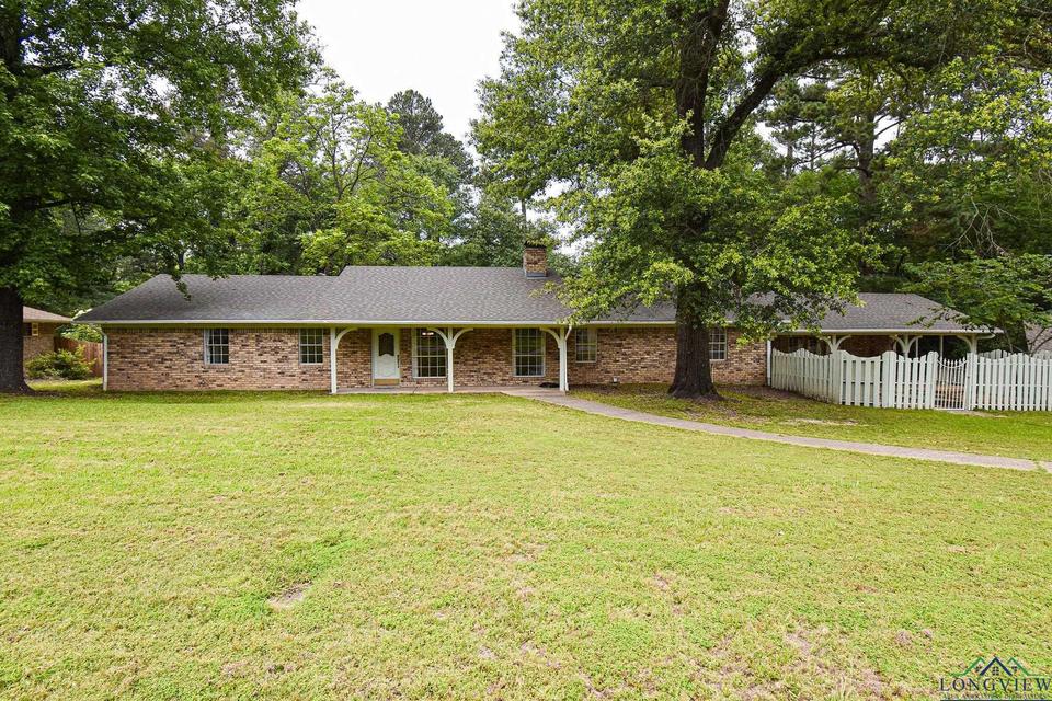 307 Sundown Trl, Henderson, TX 75654 | 36 Photos - Movoto