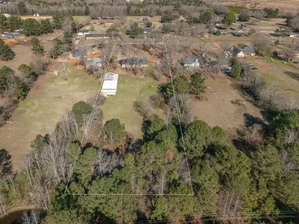 445 B And B Ln, Hallsville, TX 75650 | MLS# 20260519 | 34 Photos - Movoto
