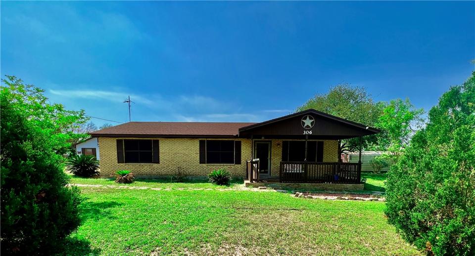306 County Road 117, Alice, TX 78332 | 14 Photos - Movoto