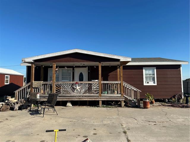 1628 S Kossuth St, Rockport, TX 78382 | MLS #447440 | 20 Photos - Movoto
