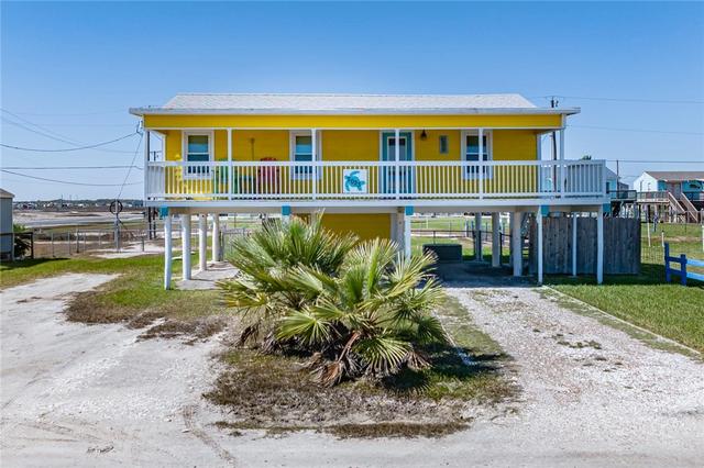2023 S Kossuth St, Rockport, TX 78382 | MLS# 454633 | 30 Photos - Movoto