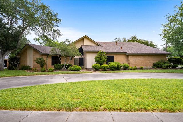 3724 Andron St, Kingsville, TX 78363 | MLS# 459235 | 40 Photos - Movoto