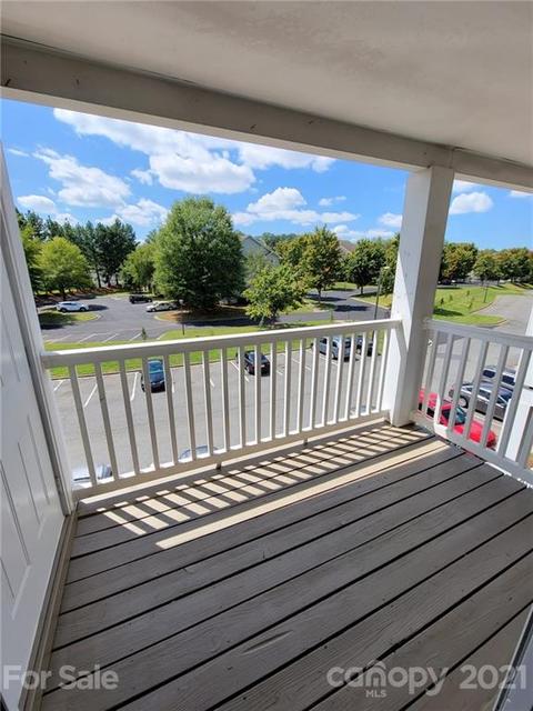 962 Plaza Walk Dr, Charlotte, NC 28215 | 16 Photos - Movoto