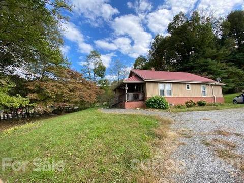 214 Firefly Rd, Whittier, NC 28789 | 21 Photos | MLS #3798585 - Movoto