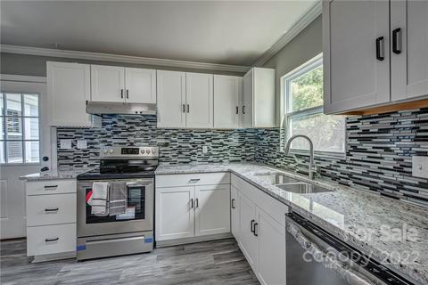 910 E 6th Ave, Gastonia, NC 28054 | 22 Photos | MLS #3895247 - Movoto