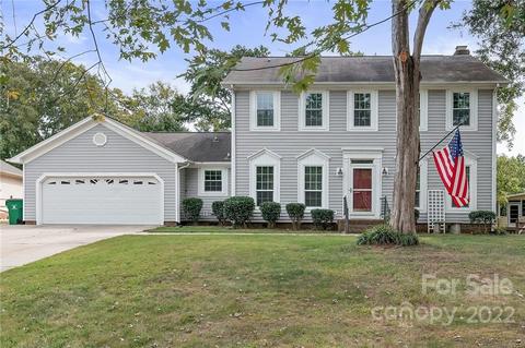 10928 Lassen Ct, Charlotte, NC 28214 | 31 Photos | MLS #3909570 - Movoto