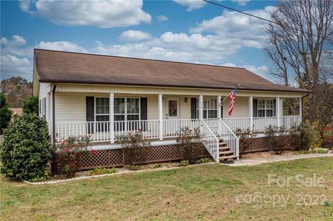 420 Dogwood Dr, Hickory, NC 28601 | 26 Photos | MLS #3921987 - Movoto