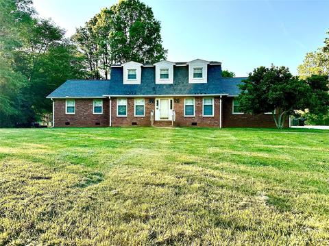 1503 Pamela Dr, Monroe, NC 28112 | 22 Photos | MLS #4020406 - Movoto