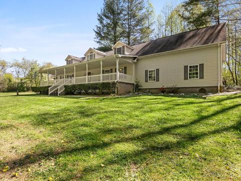 17 Remington Dr, Asheville, NC 28806 | 36 Photos | MLS #4021487 - Movoto