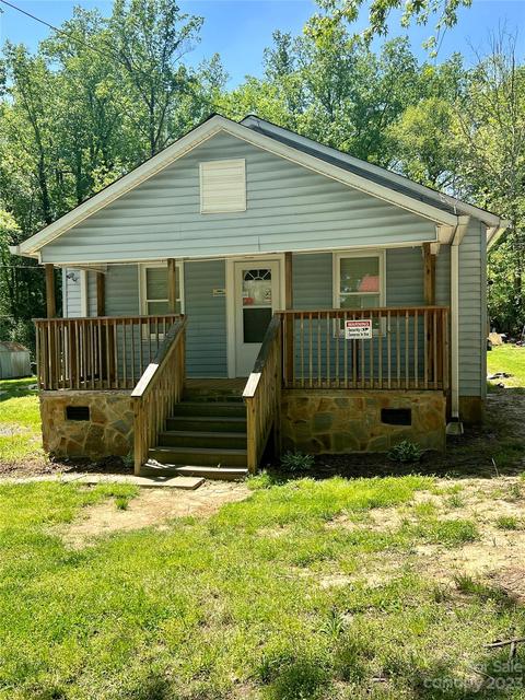 761 18th St NE, Hickory, NC 28601 | 14 Photos | MLS #4022101 - Movoto