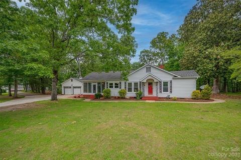 1113 Us 221a Hwy, Forest City, NC 28043 | 47 Photos | MLS #4030130 - Movoto