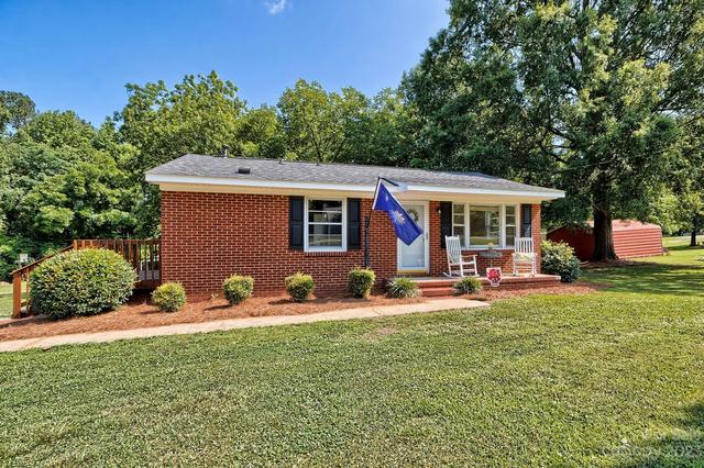 310 W Miller St, Jefferson, SC 29718 | 32 Photos | MLS #4038660 - Movoto