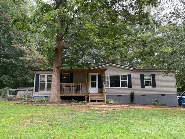 2452 Twinbrooke Rd, Hickory, NC 28602 | 9 Photos - Movoto