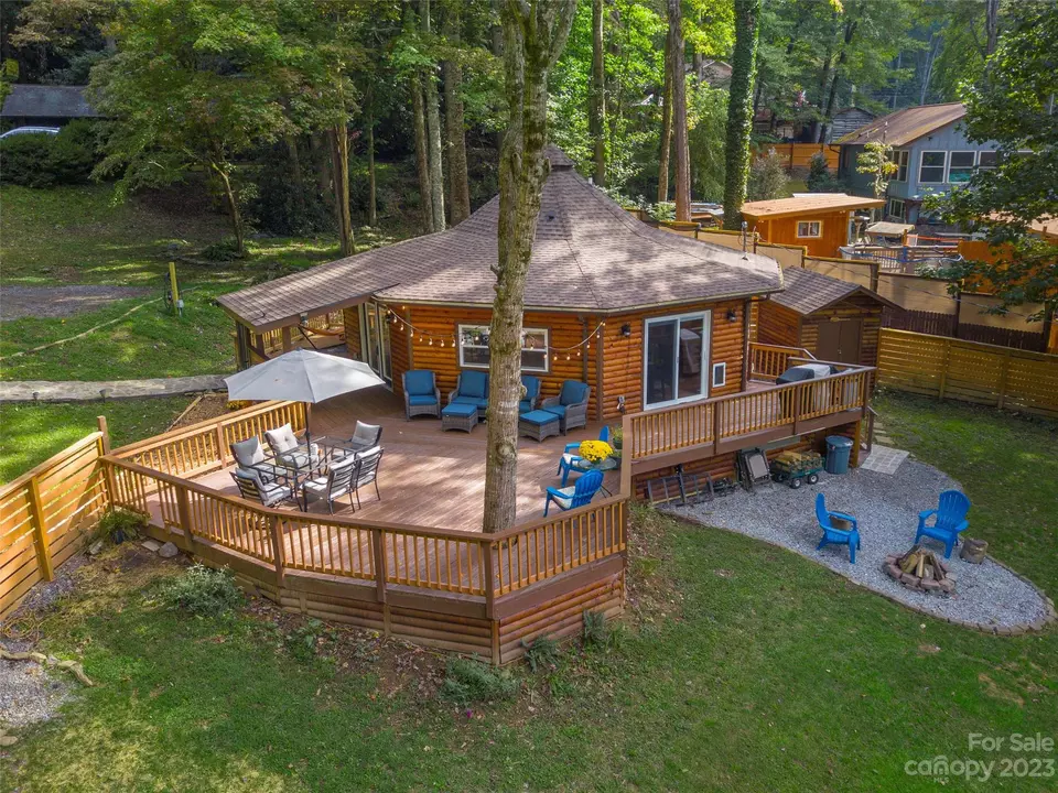 33 Phoenix Glen Dr, Maggie Valley, NC 28751 | 24 Photos - Movoto