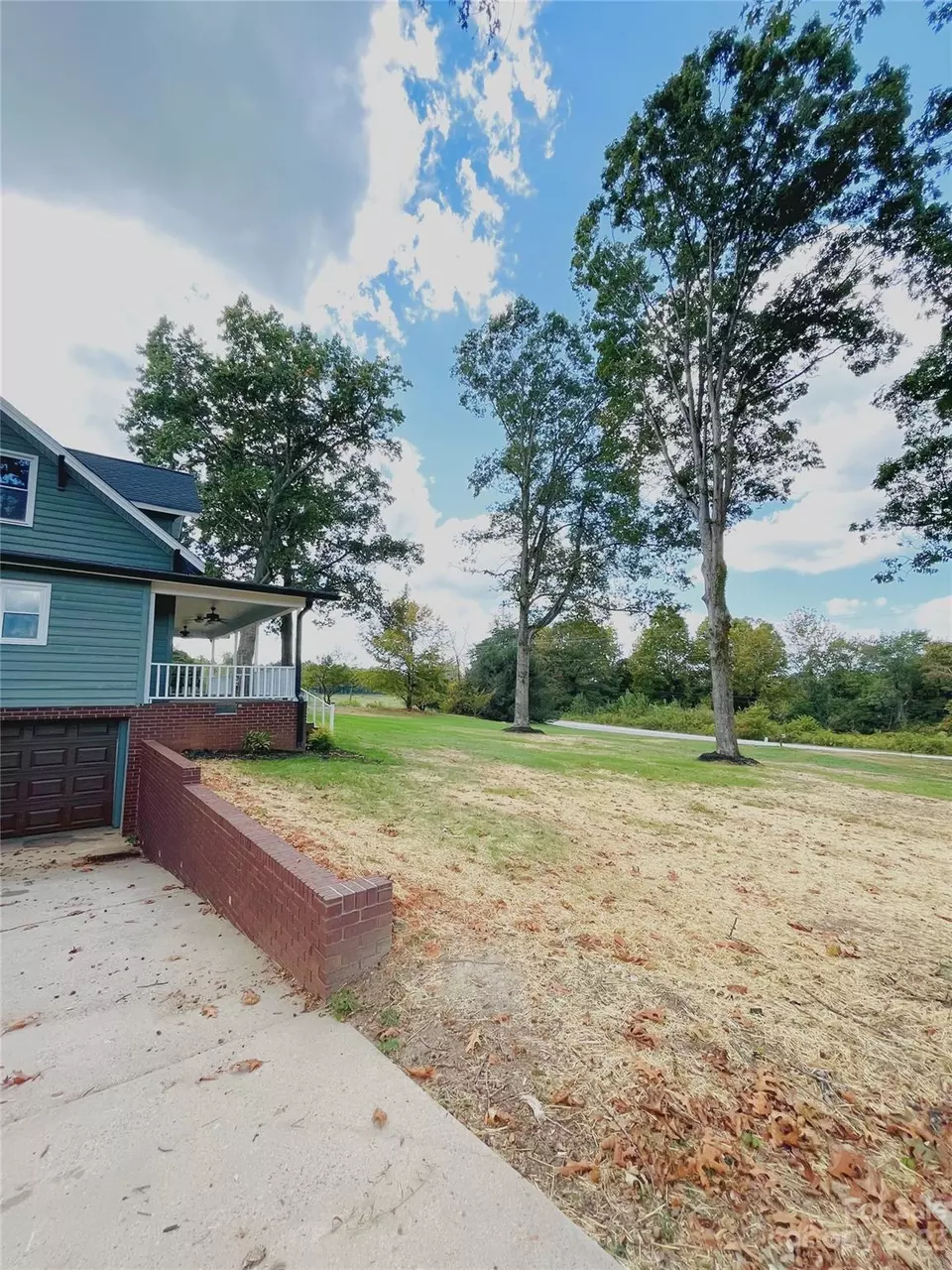 2068 Sulphur Springs Rd, Hiddenite, NC 28636 | 29 Photos - Movoto