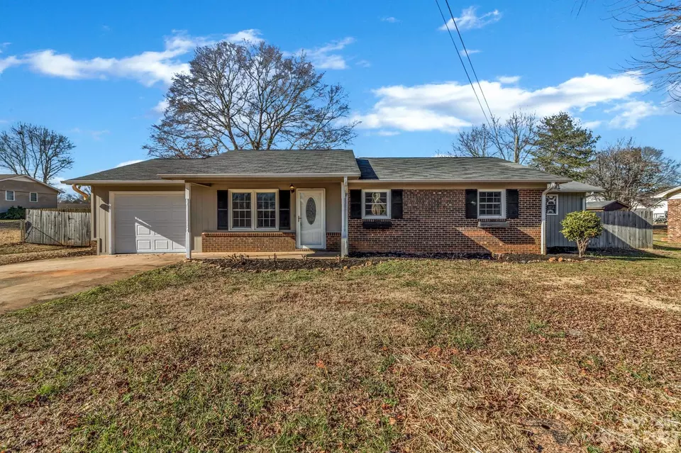 150 Dixie Trail Dr, Forest City, NC 28043 | 30 Photos - Movoto