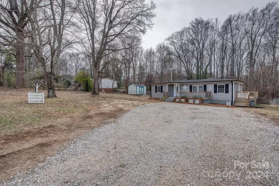 2714 Rufus Ratchford Rd, Gastonia, NC 28056 | 28 Photos - Movoto