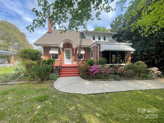 337 S Park St, Asheboro, NC 27203 | 48 Photos - Movoto