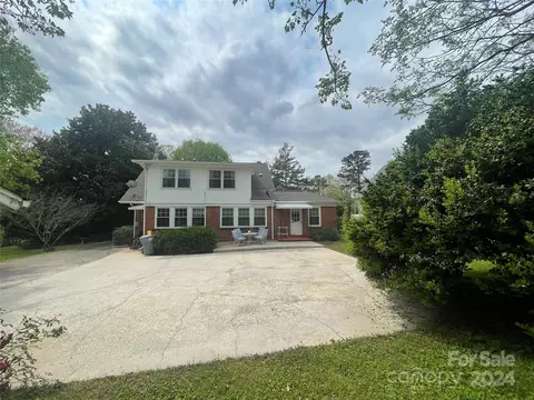 337 S Park St, Asheboro, NC 27203 | 48 Photos - Movoto