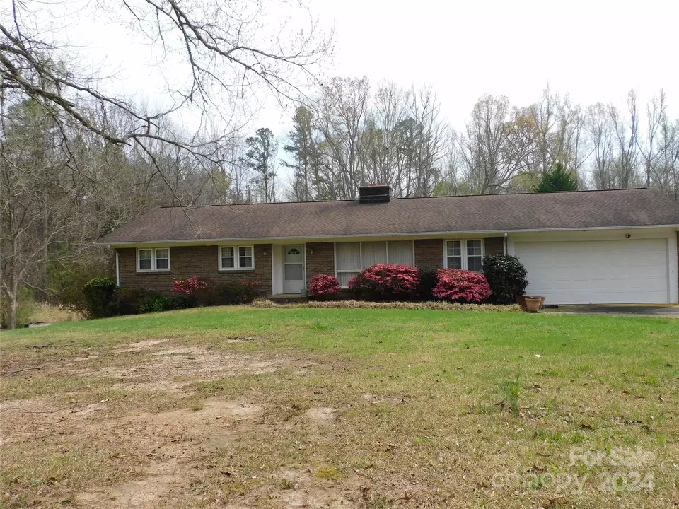 322 Kings Creek Dr, Blacksburg, SC 29702 | 29 Photos - Movoto