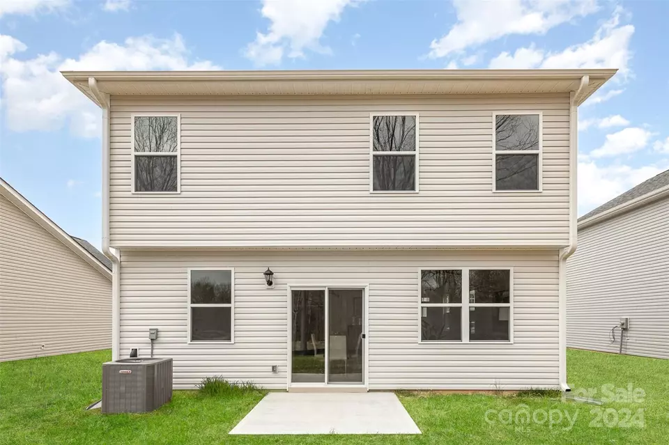 144 Baucom St, Charlotte, NC 28216 | 31 Photos - Movoto