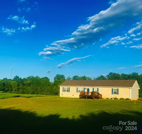 2418 Ralph L Rd, Hickory, NC 28602 | 23 Photos - Movoto