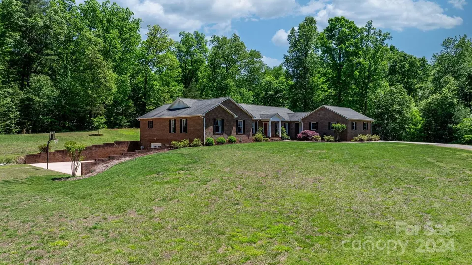 301 Garrison Rd, Morganton, NC 28655 | 48 Photos - Movoto