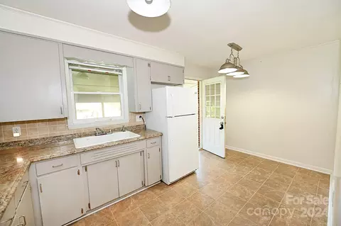 2130 14th Ave Ne Dr NE, Hickory, NC 28601 | 22 Photos - Movoto