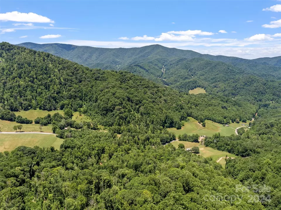 000 Silas Branch Rd, Burnsville, NC 28714 | 9 Photos - Movoto