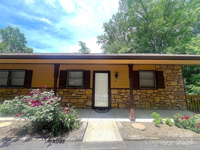100 View De Lake Dr, Etowah, NC 28729 | 15 Photos - Movoto