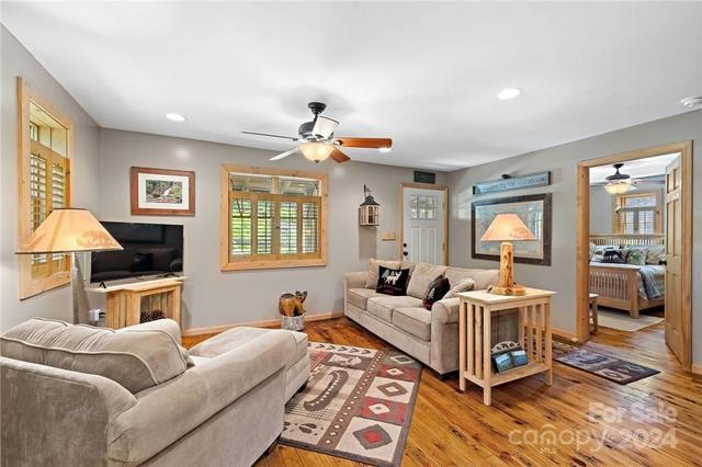 5171 Edgemont Rd, Collettsville, NC 28611 | 42 Photos - Movoto