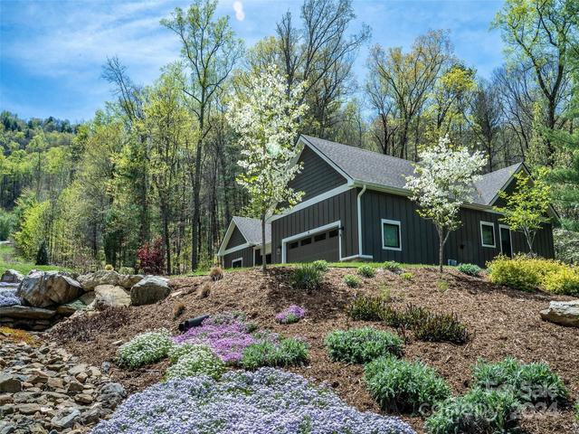 28 Woodland Aster Way, Asheville, NC 28804 | 42 Photos - Movoto