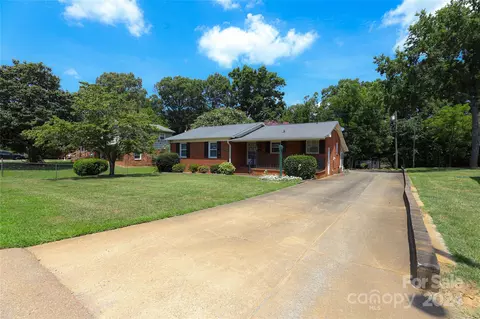 206 Elizabeth Ave, Monroe, NC 28112 | 21 Photos - Movoto