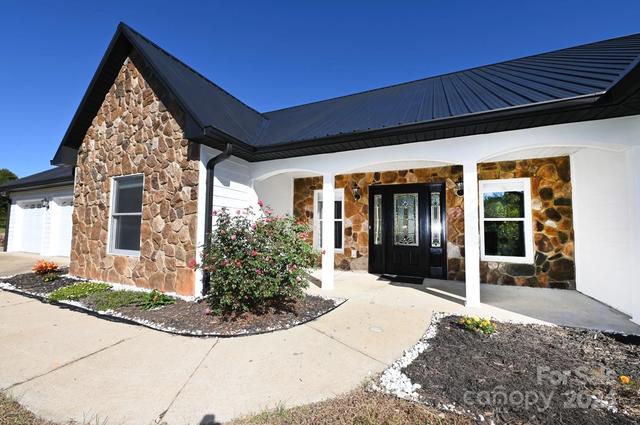 1753 Saddlecreek Rd, Morganton, NC 28655 | 38 Photos - Movoto