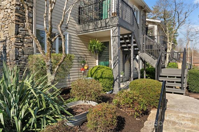 630 Britton Creek Dr, Hendersonville, NC 28791 | MLS# 4241236 | 31 ...