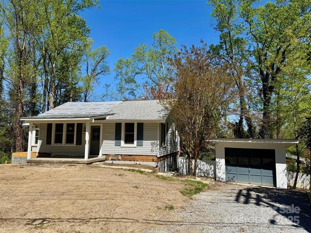1812 Lower Ridgewood Blvd, Hendersonville, NC 28791 | 30 Photos - Movoto