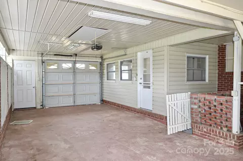 2845 Courtney- Huntsville Rd, Yadkinville, NC 27055 | MLS# 4310368 | 37 ...