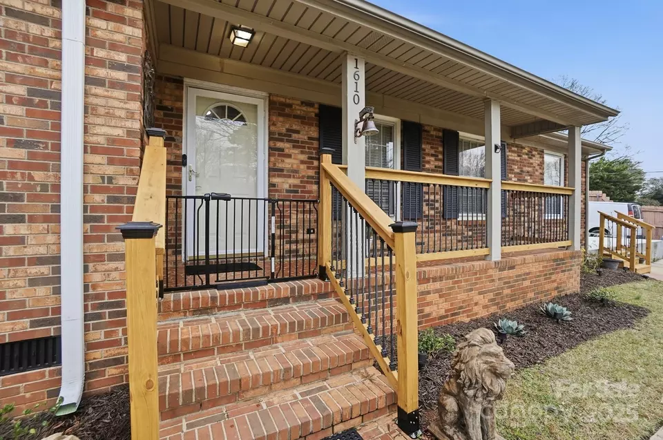 1610 Windyrush Ln, Gastonia, NC 28054 | MLS# 4327804 | 40 Photos - Movoto