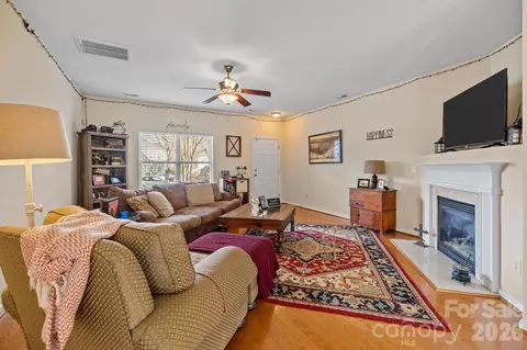 2617 St Helena Ct, Fort Mill, SC 29715 | MLS# 4357979 | 31 Photos - Movoto