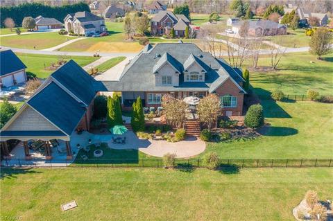 2108 Northbay Dr, Browns Summit, NC 27214 | 41 Photos | MLS #1090425 ...