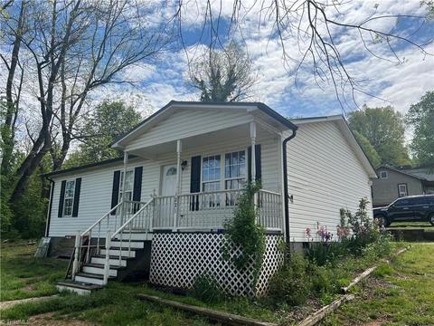 1219 College Ave SW, Lenoir, NC 28645 | 18 Photos | MLS #1102797 - Movoto