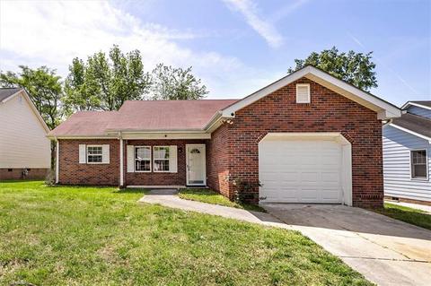 5 Atherton Ct, Greensboro, NC 27405 | 33 Photos | MLS #1103101 - Movoto